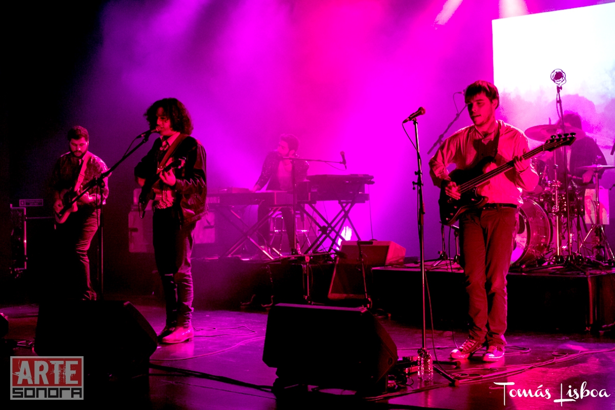Capitão Fausto, Banda de Rock português, Artistas, Portuguesas